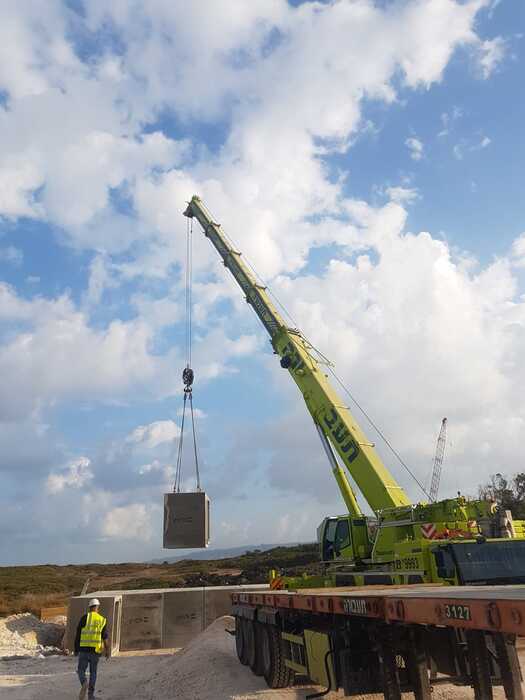 Transporting and lifting security structures - Taavura engineering